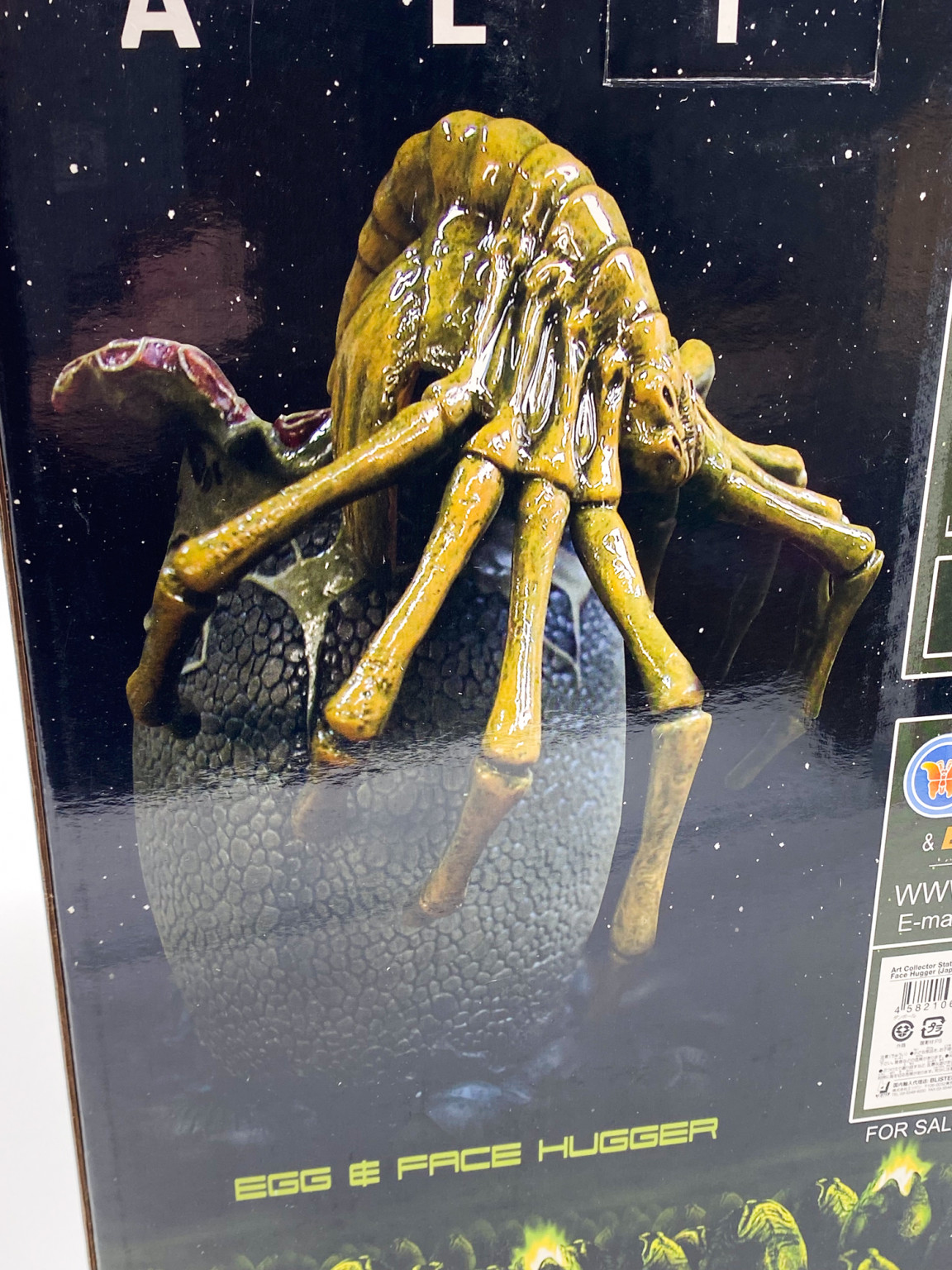 statue Alien egg and face hugger - ATTAKUS 2003 NIB - Fabuleuse Caverne
