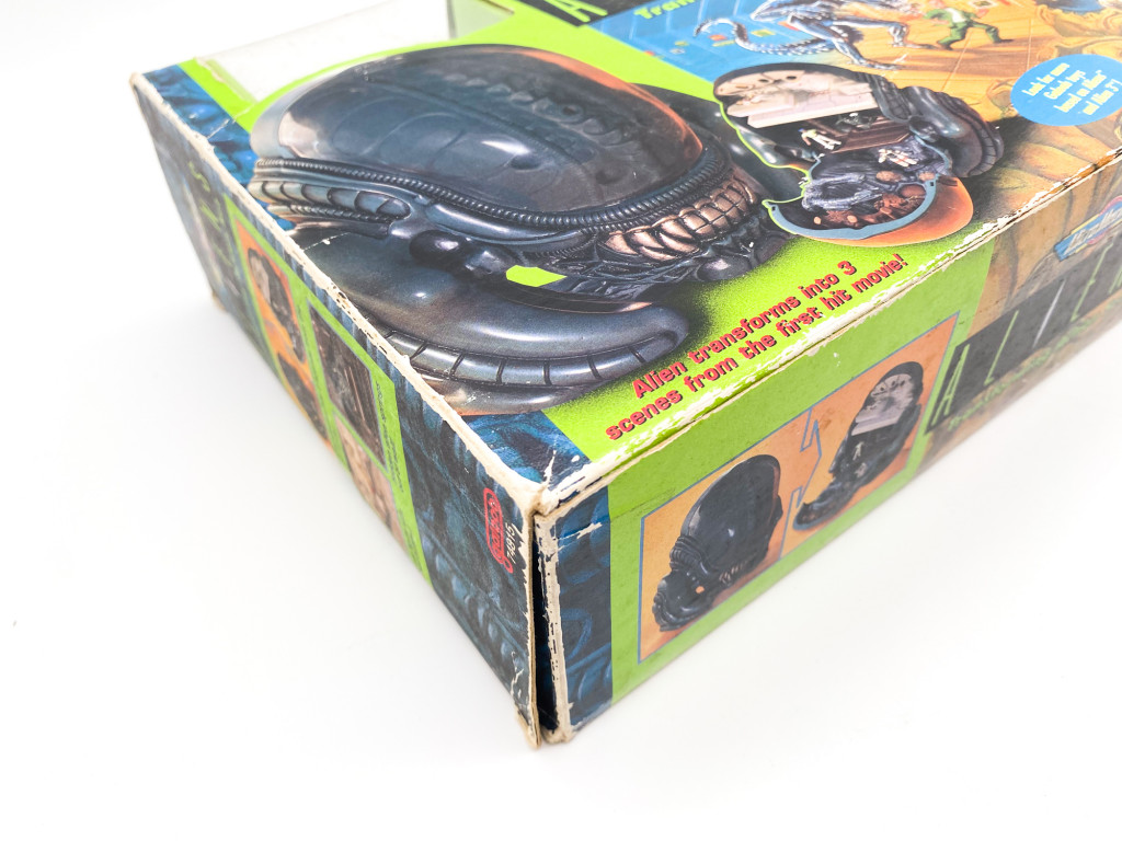 Aliens - Galoob - Micro Machines Aliens Transforming Action Set 1996 ...