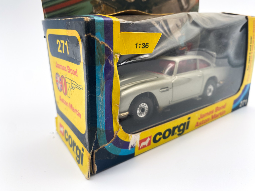 James Bond Aston Martin - Corgi 271 - 1977 damaged box - Fabuleuse Caverne