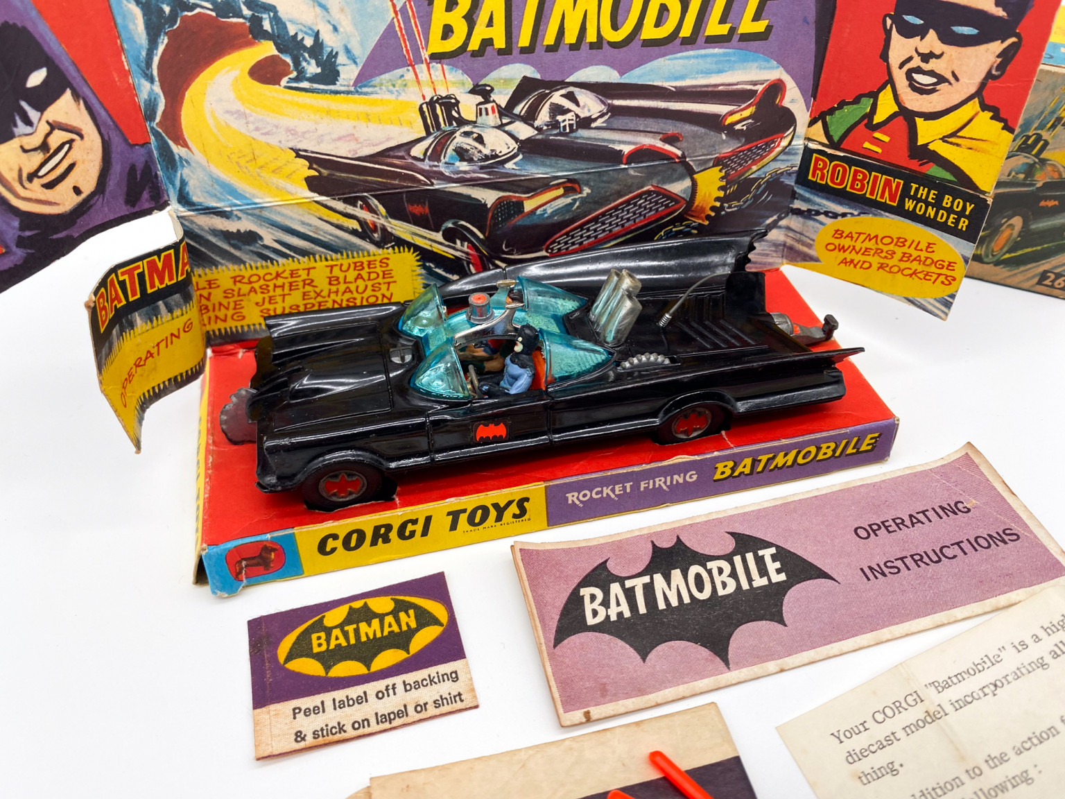 Batmobile BATMAN Corgi 267 1967 MIB - Fabuleuse Caverne