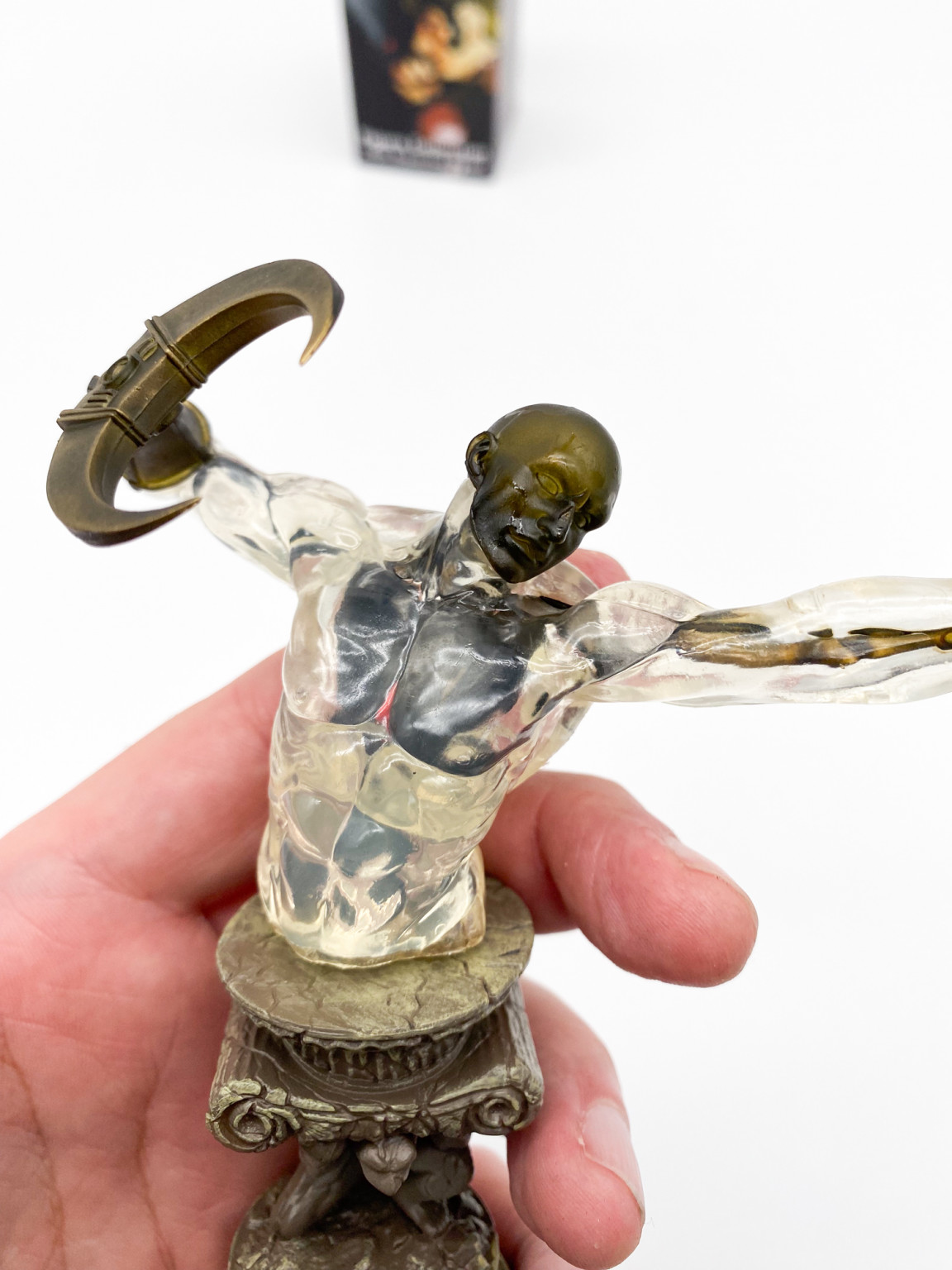 Cobra : mini buste l'homme de verre (Crystal Bowie) - Fabuleuse Caverne